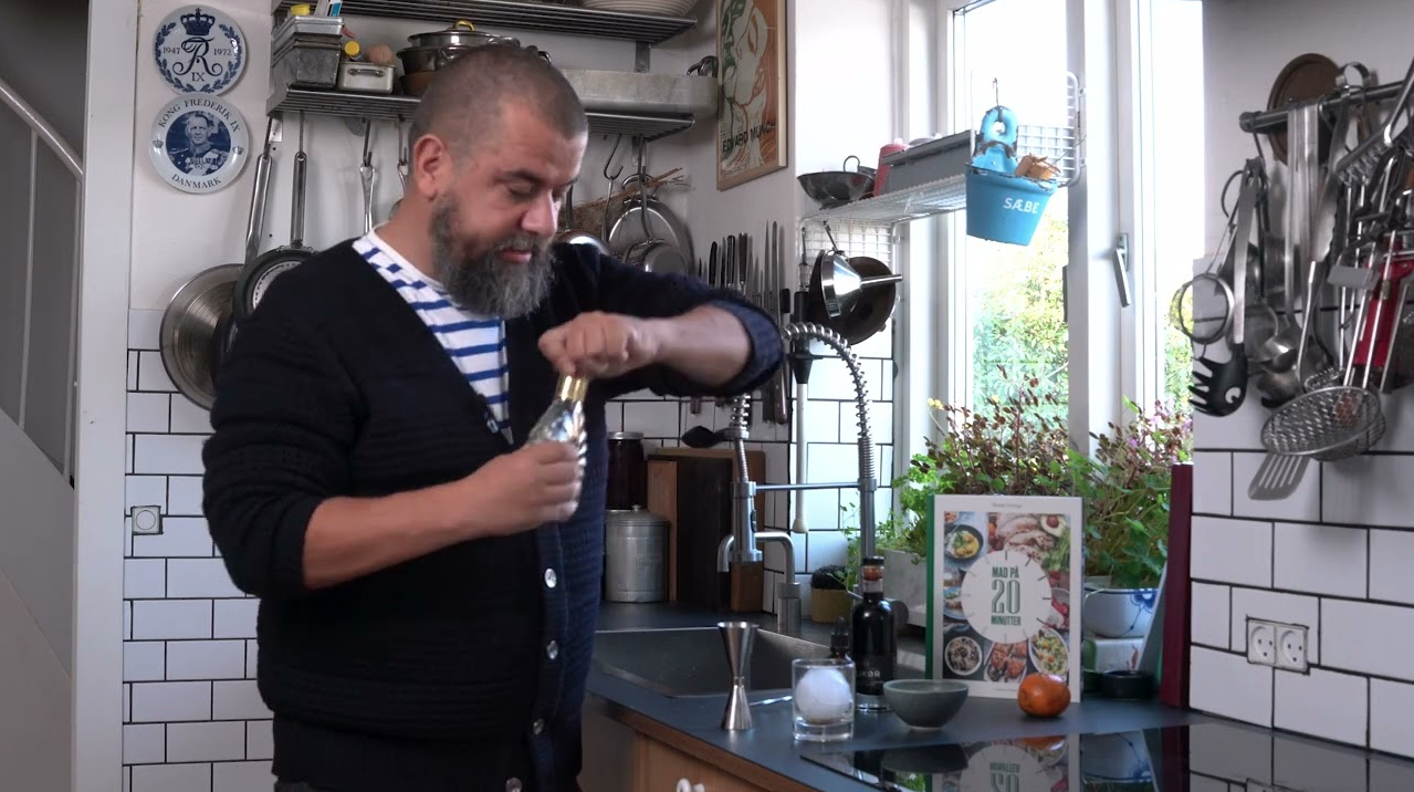 Cognac old fashioned med lollandsk twist klassisk drink