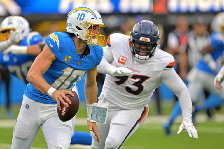 Justin Herbert gives Madison Beer the princess treatment during World ...