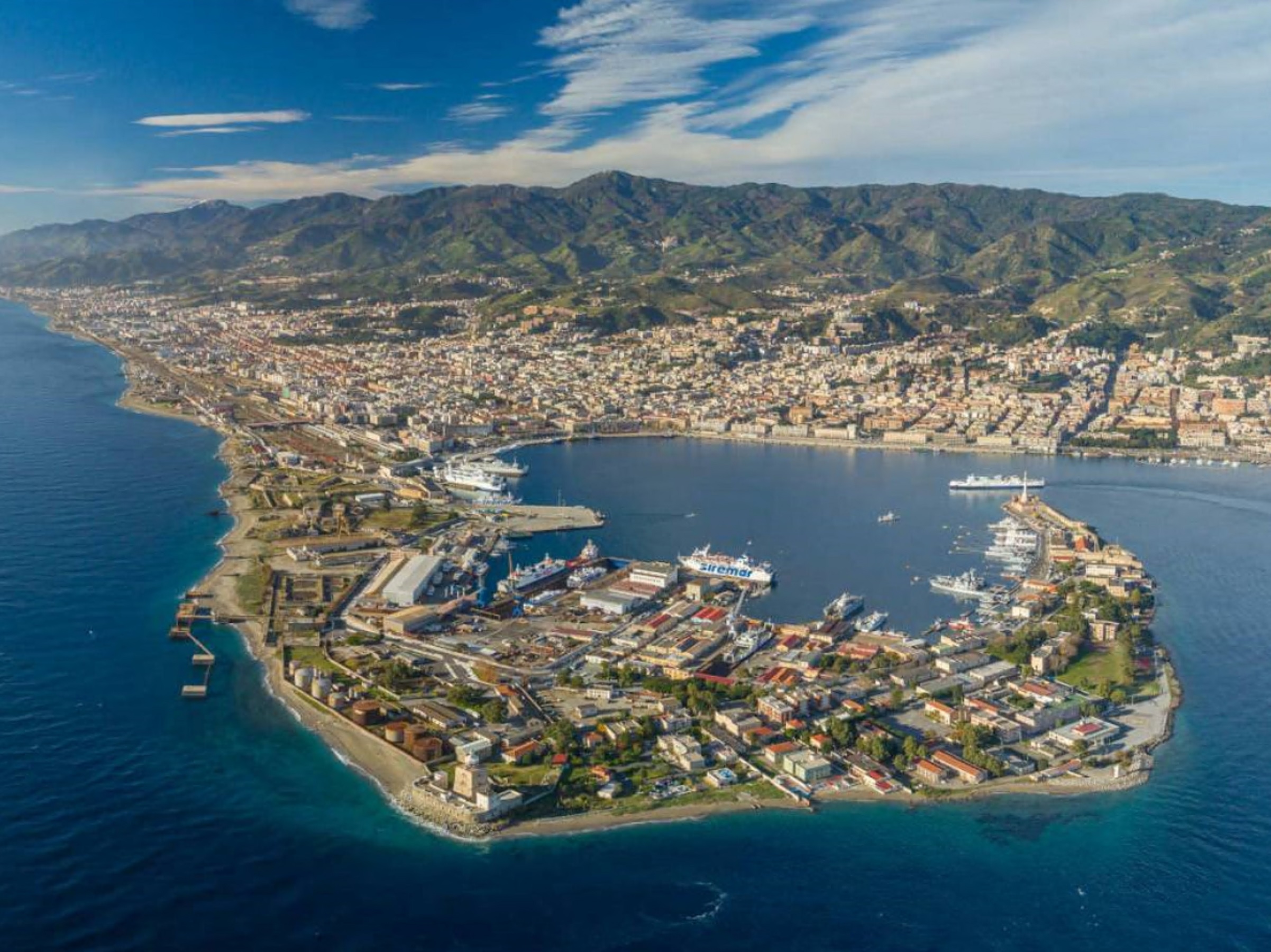 Messina, levata di scudi contro la riforma: «Guai a svilire i porti ...