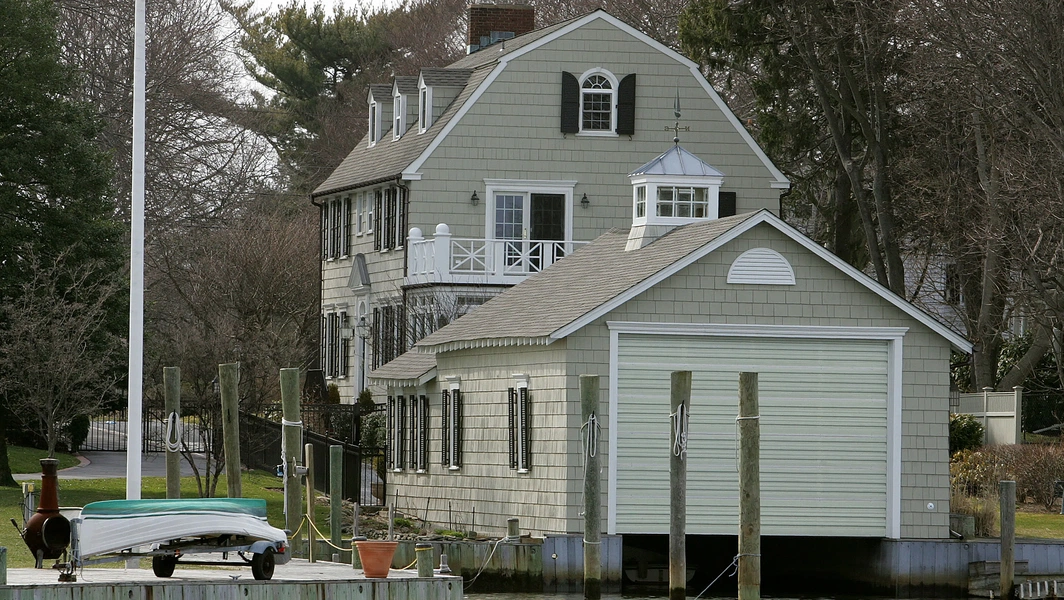 8 real haunted houses behind iconic horror films