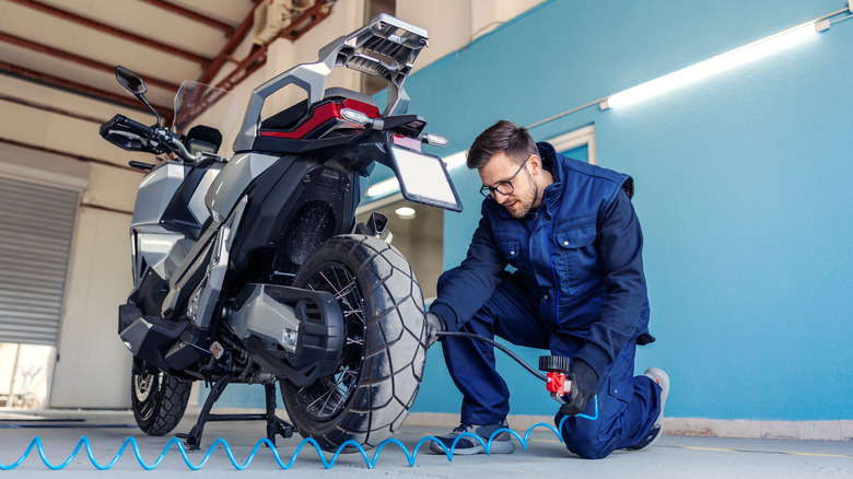 How long do motorcycle tires last and how often should they be replaced?