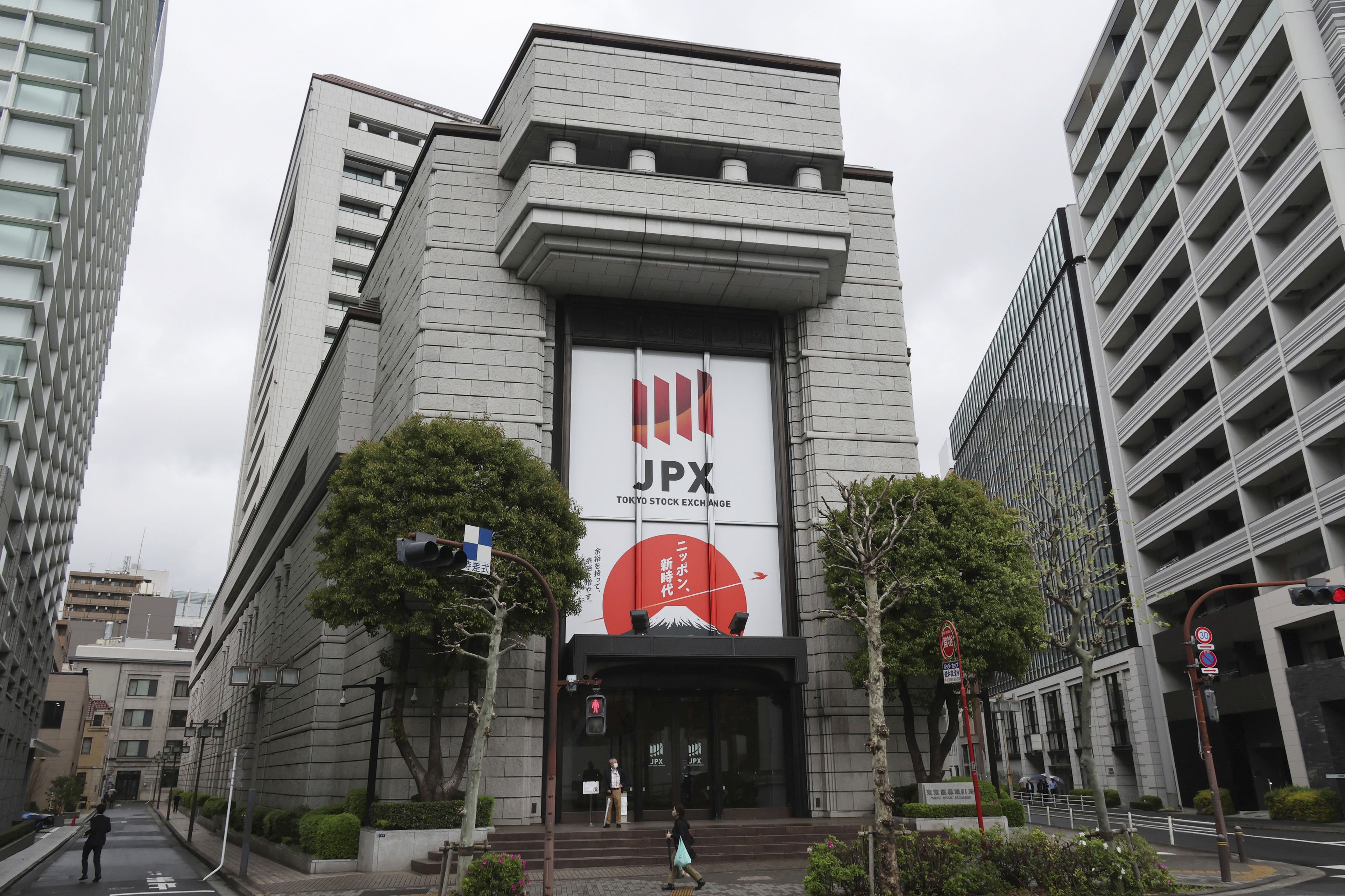 Nikkei stock index tops 70,000 for 1st time