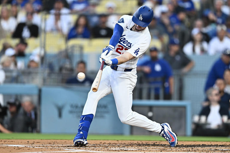 Miguel Rojas' pinch-hit home run in the 7th lifts the Dodgers to a 4-3 ...