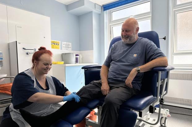 Patient thanks specialist nurses for support during recovery