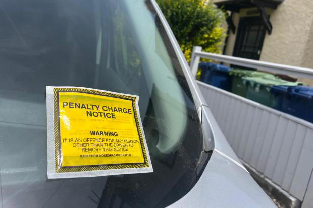 Double yellow lines on 20 roads set for approval in Oxfordshire parking ...