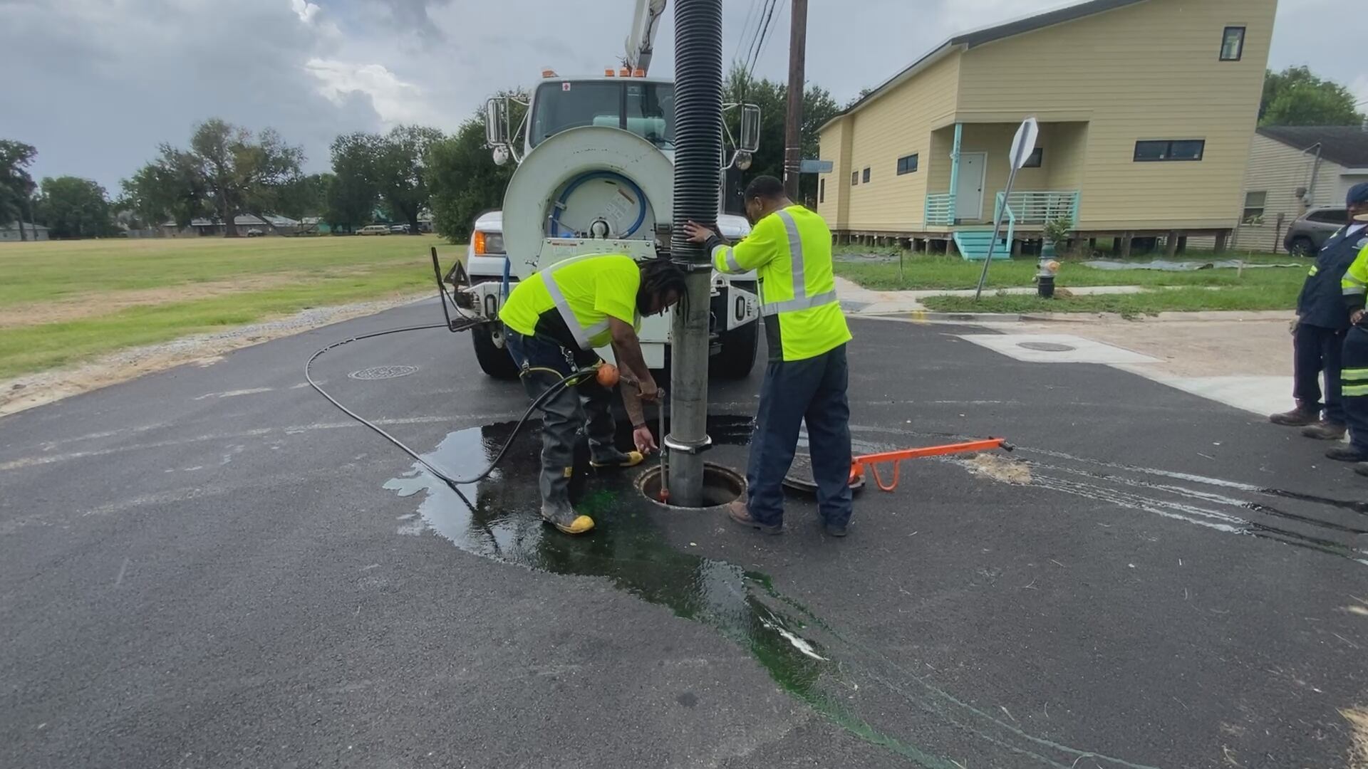 Crews prep South Louisiana drainage systems ahead of heavy rains