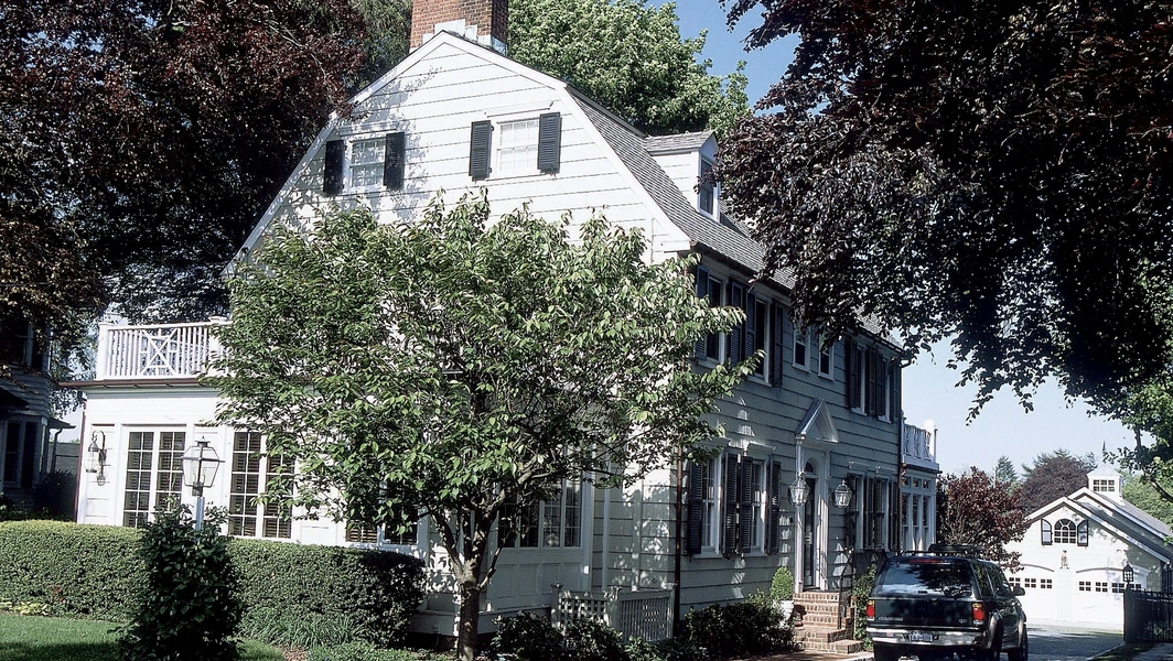 8 real haunted houses behind iconic horror films