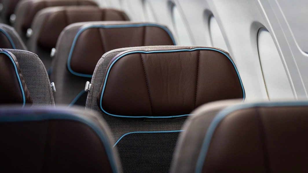 Etiquette and safety for using empty middle seats