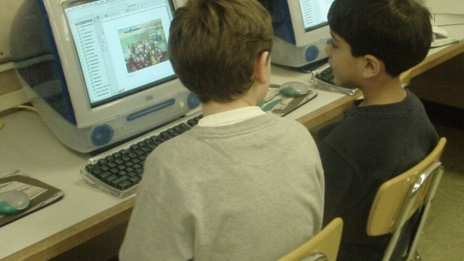 18 people reveal their most unforgettable late-'90s internet memories