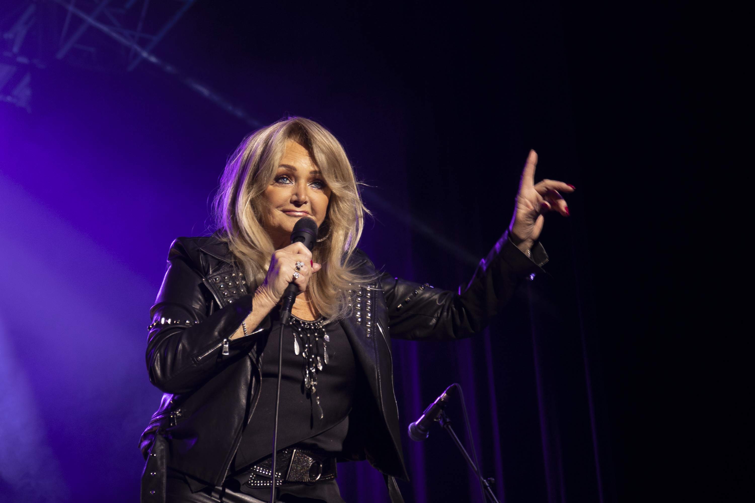 Bonnie Tyler despierta del coma, pero sigue "muy grave"