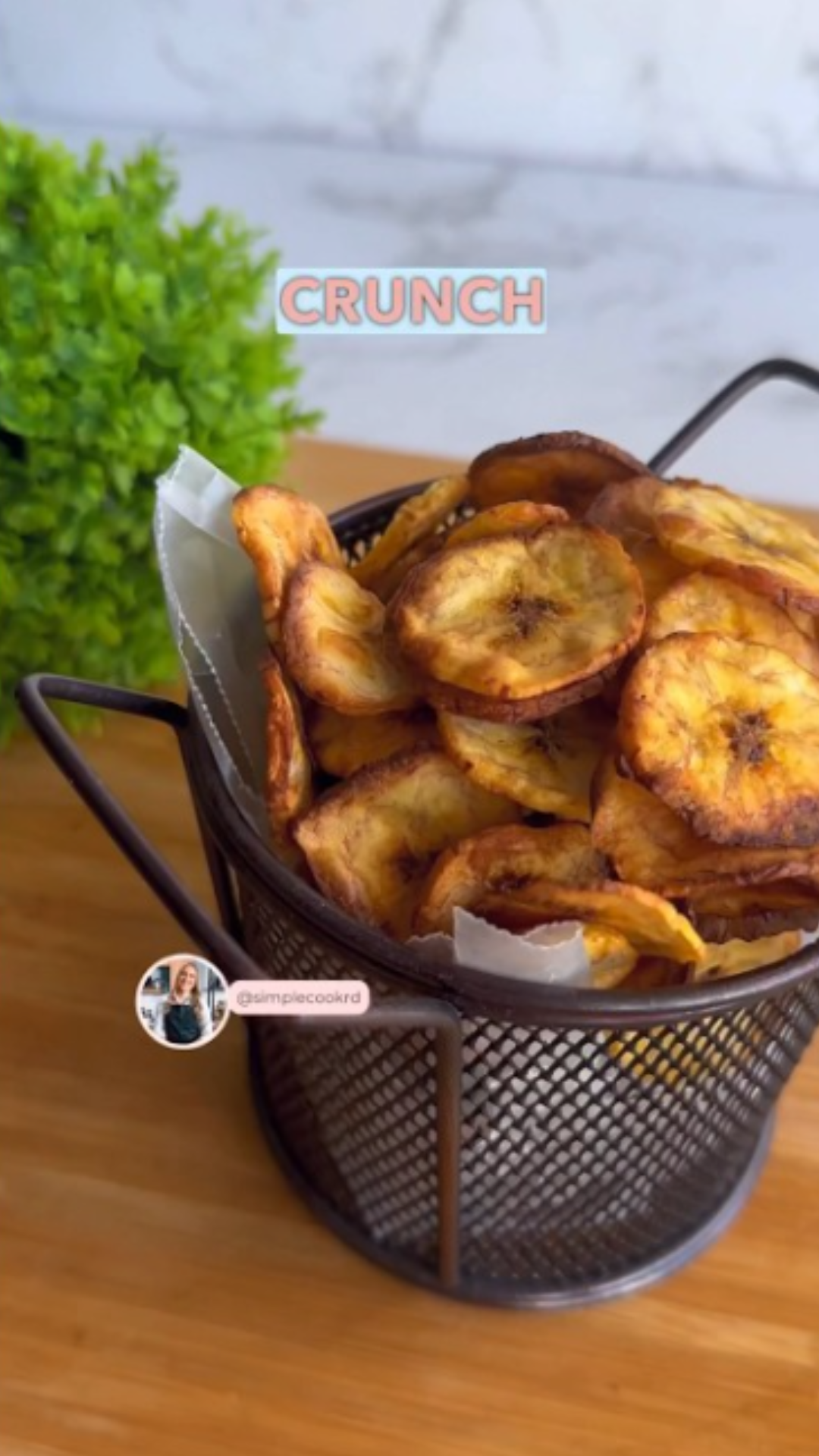 Cómo preparar chips de plátano maduro crujientes en freidora de aire