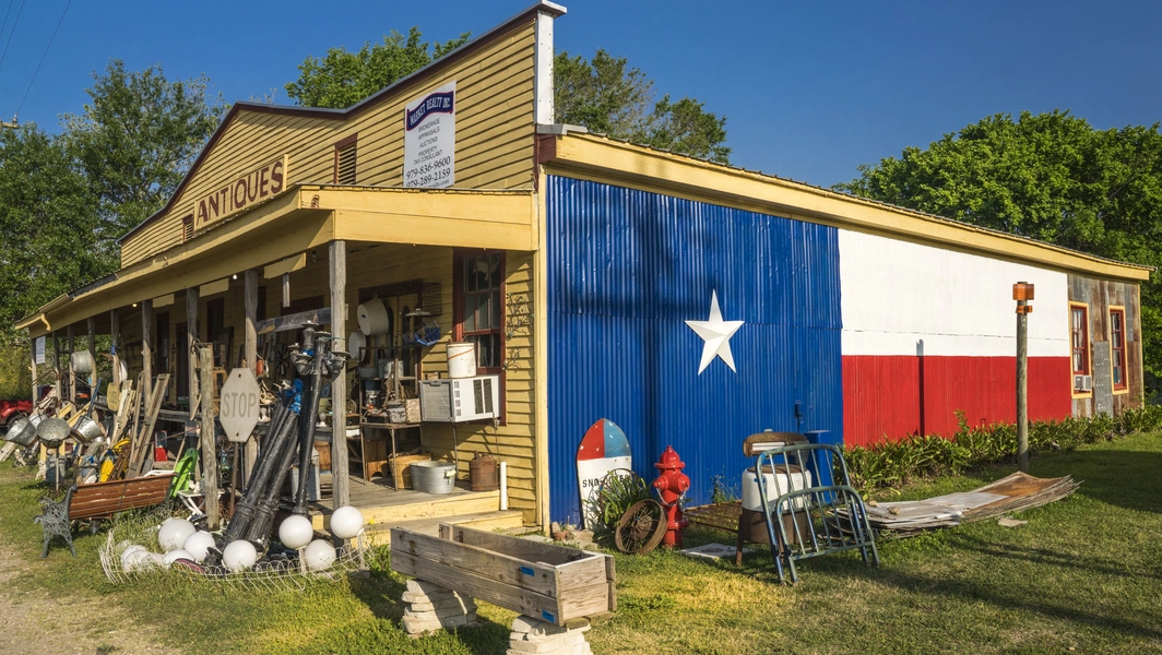 5 charming Texas antique destinations