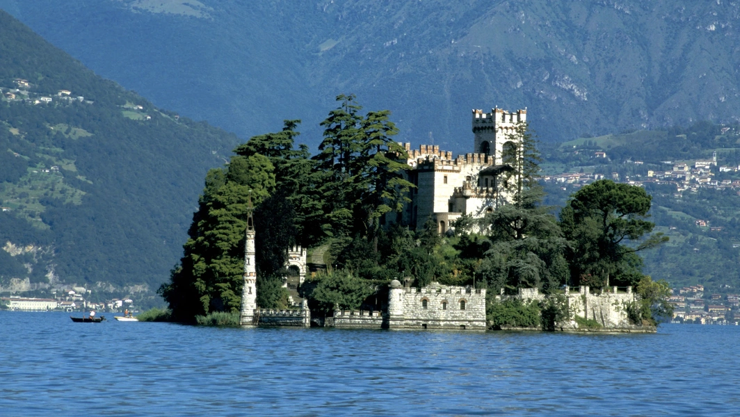 Slow travel dreams in Italy’s lake region