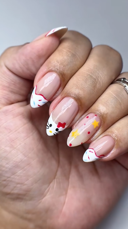 Unhas Hello Kitty na cor vermelho Ivete