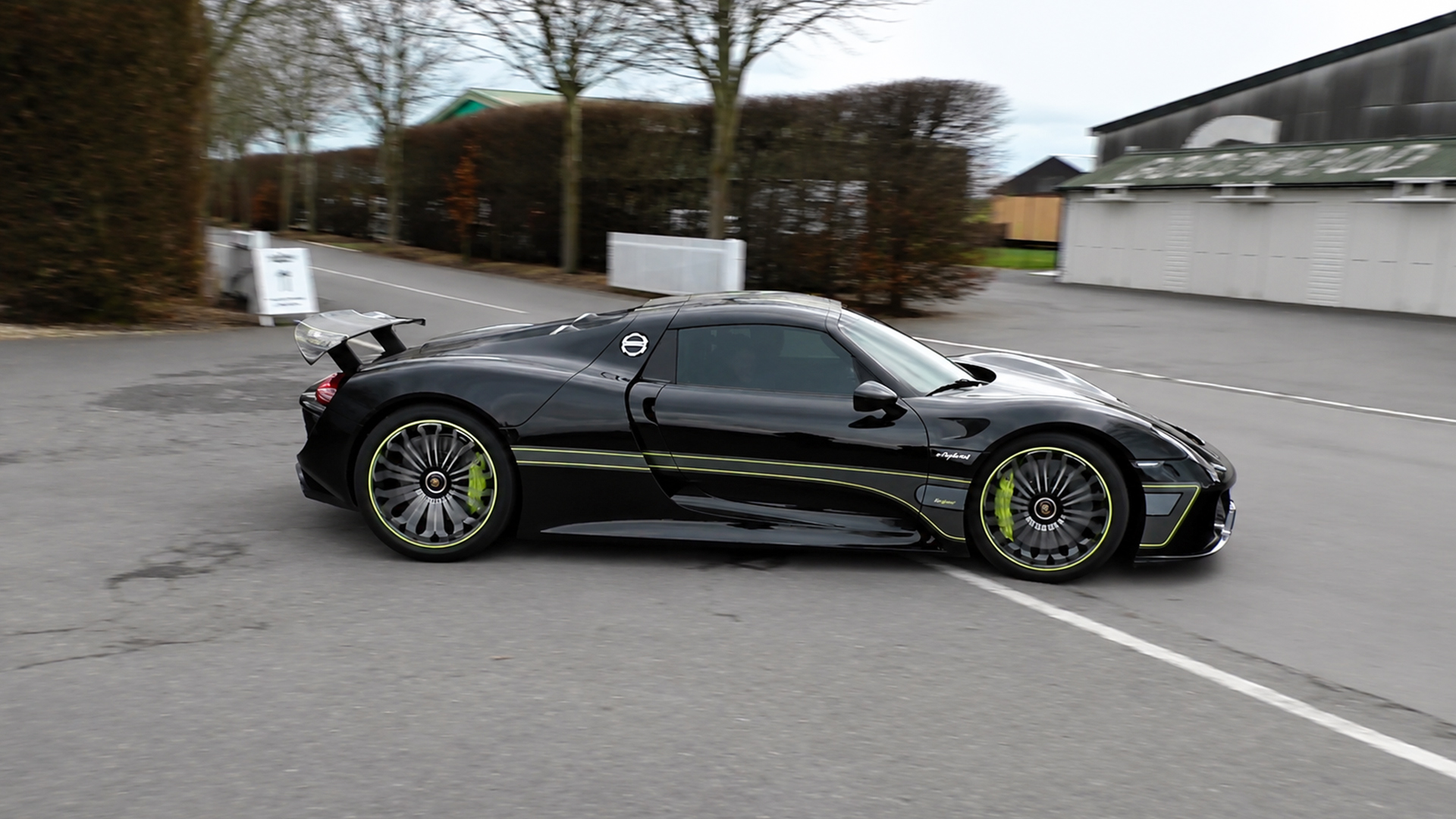 A rare sighting of a $2 million Porsche 918 Weissach