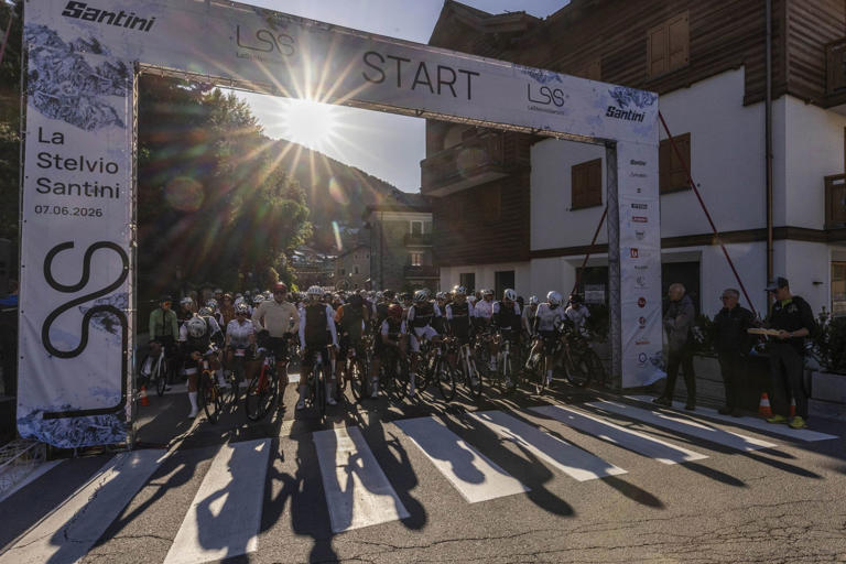 La Stelvio Santini Road 2026, festa sul passo