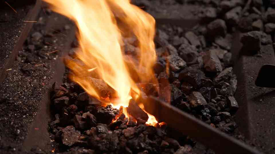 How a blacksmith recreated medieval cutlery by hand