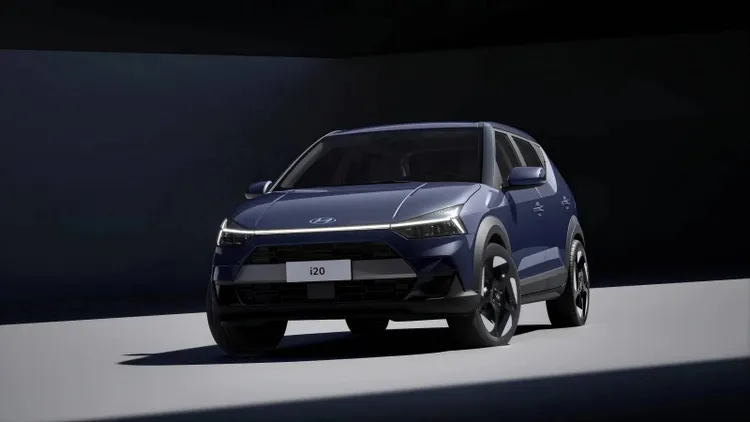 Nuova Hyundai i20 2027: look da SUV e doppio display da 12,3"
