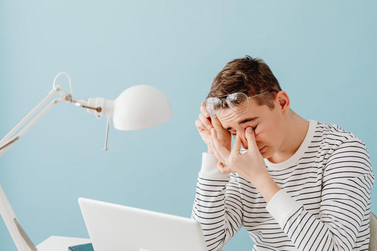 Do you have blurred vision? 8 digital eye strain symptoms you shouldn't ...