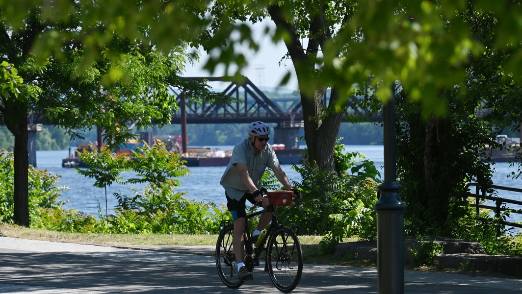 How daily cycling transforms body and mind