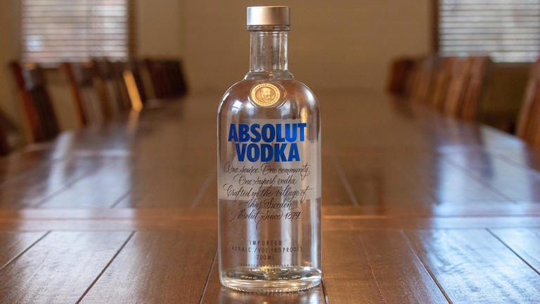 Ortica sotto spirito: una ricetta alla vodka dagli incredibili benefici