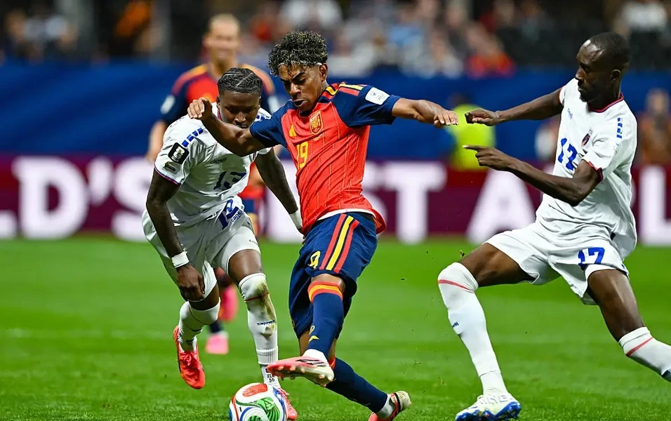 Spain held to shock World Cup draw without Yamal start