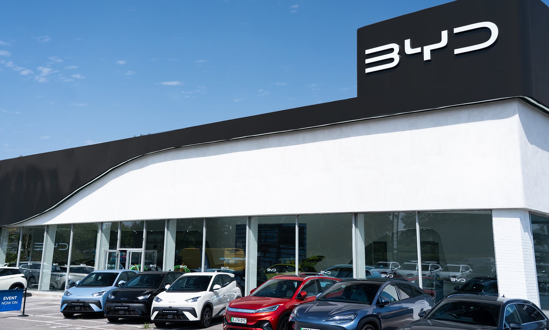 Which Chinese car brands have the longest warranties and most dealers?