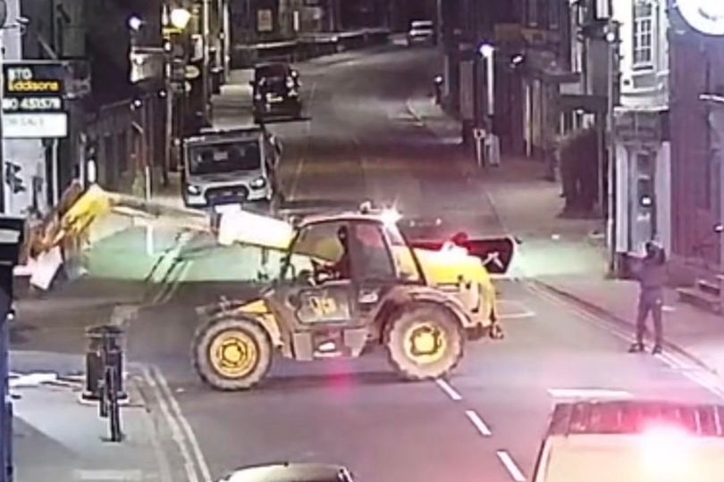Ram raiders ripping cash machine from Ramsey Nationwide caught on camera