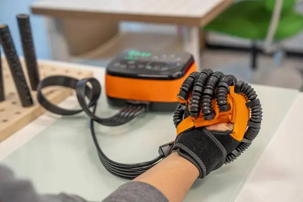 AI-driven tendon-based robotic hands redefine dexterity and training speed