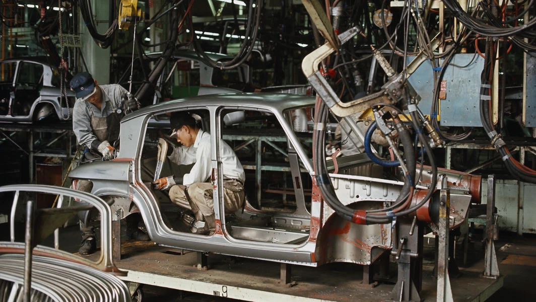 Pandemic car shortages keep used prices at record highs