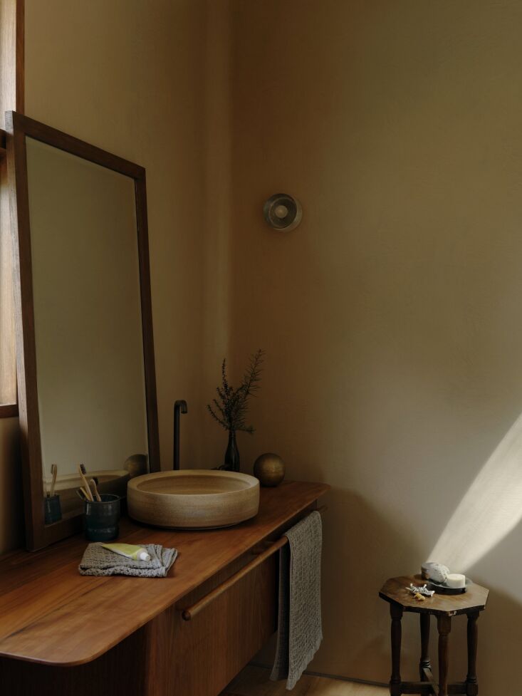 Remodelista reconnaissance: A handmade ceramic basin