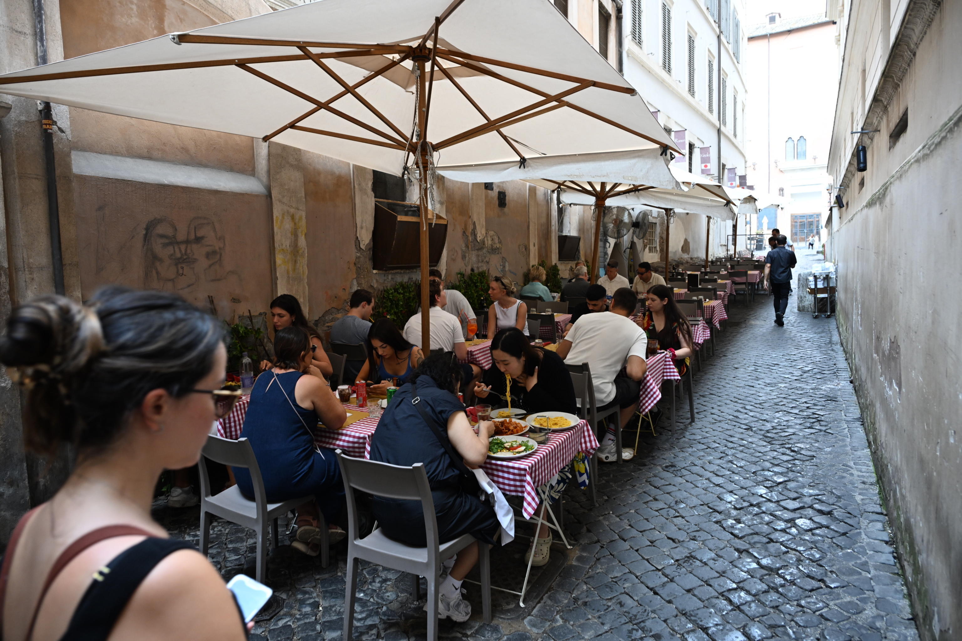 Fipe, pubblici esercizi campioni di prossimità ma calano del 3,7% in 10 ...