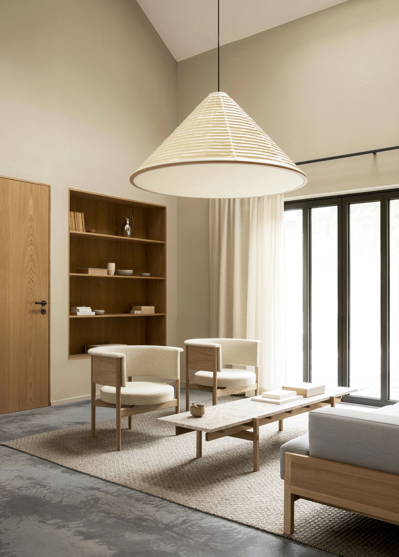 Want to give your bookshelves a 'Japandi' style? These stylist-approved ...
