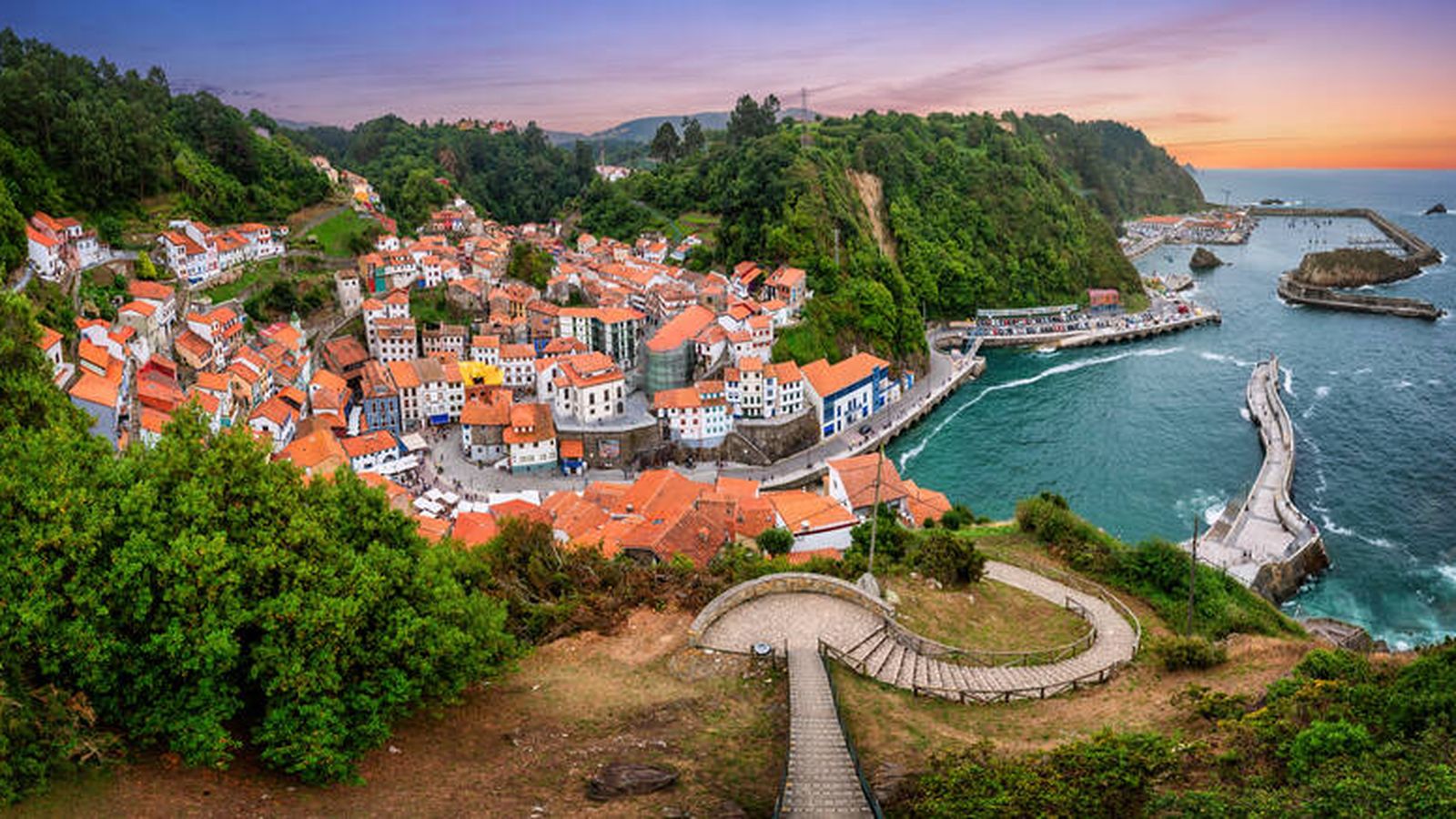 El pueblo pesquero con más encanto de Asturias: casas de colores ...