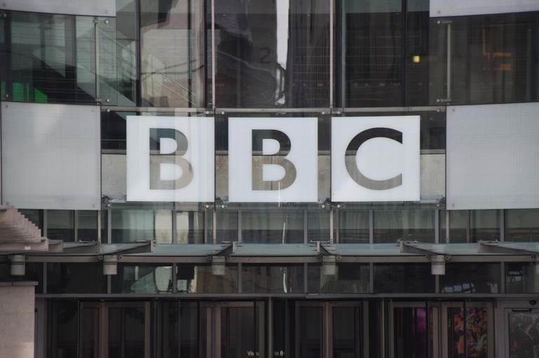 BBC Radio 2 star announces she's quit job as she tells fans 'watch this ...