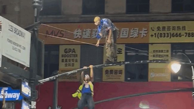 Knicks superfan does pull ups on street light after championship win