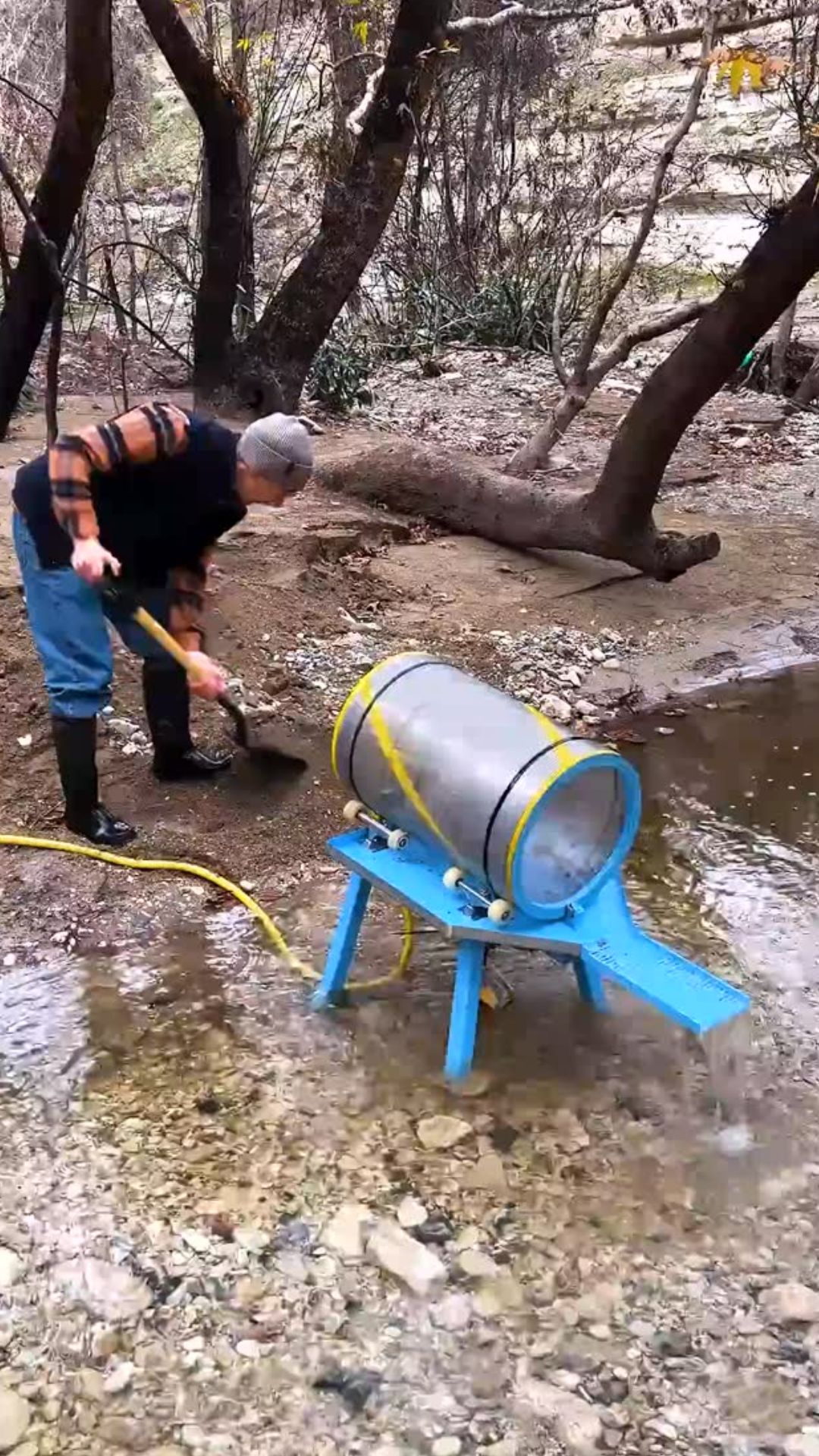 Inside gold prospecting: DIY machine that detects river gold