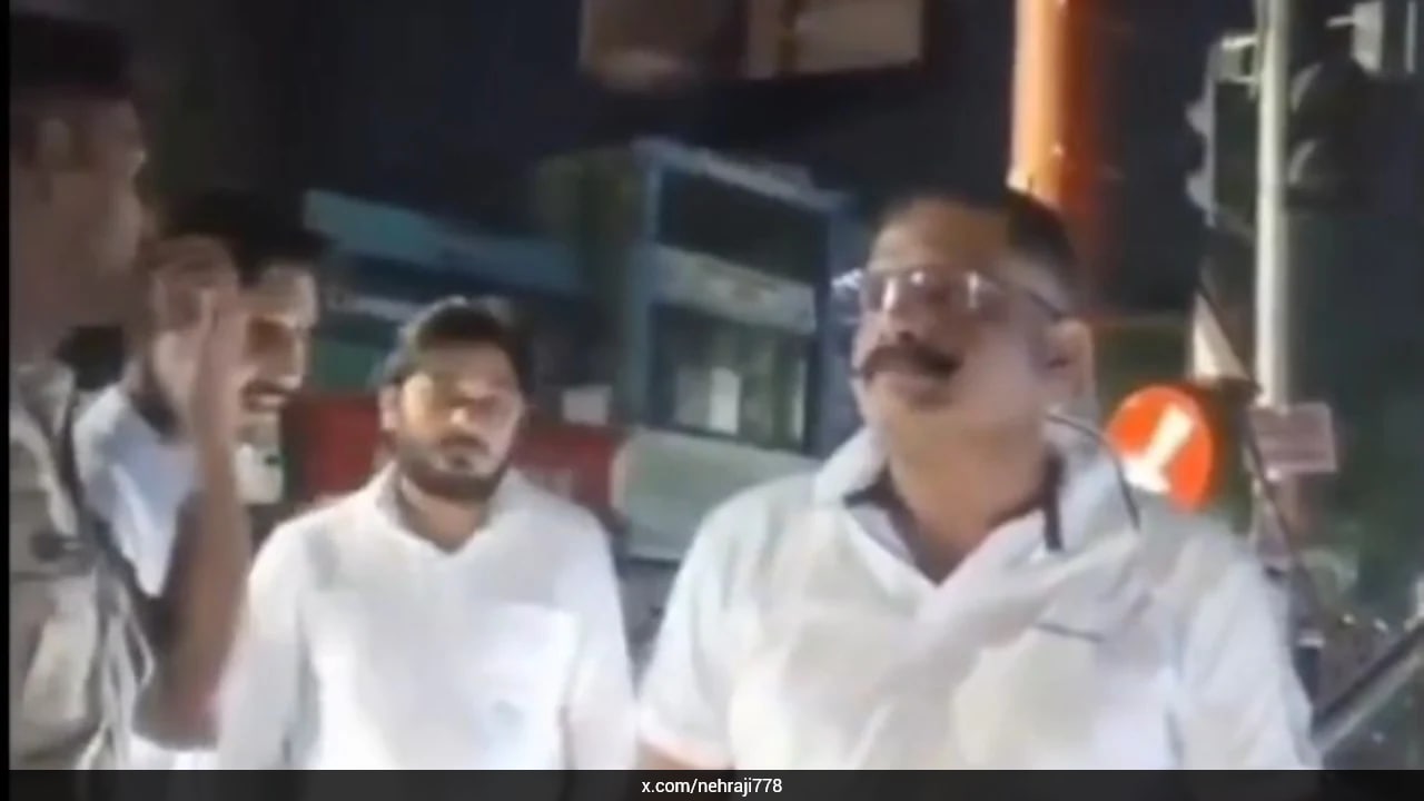 Fake IPS officer demands 'respect' instead of paying Rs 40 tea bill in ...