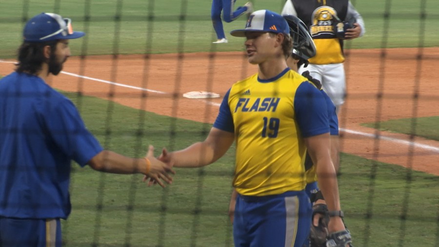 Henderson Flash knock off Madisonville at Bosse Field