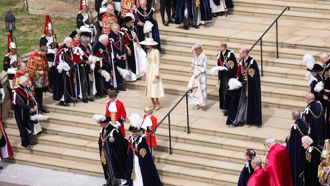 Princess Kate’s double curtsy at Windsor blends tradition and style