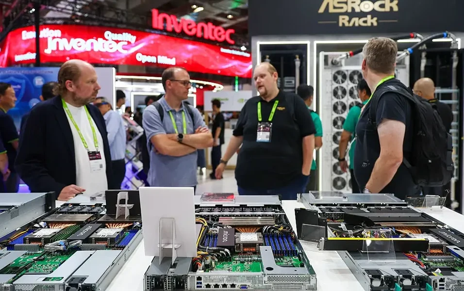 Micron soars to record high after $1,500 price target boost