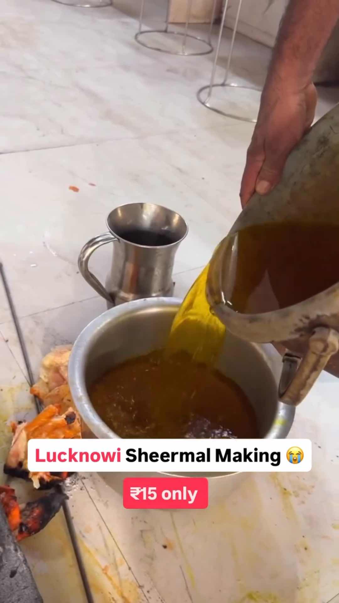 Sheermal in Lucknow India 🇮🇳 | Traditional saffron milk bread street ...