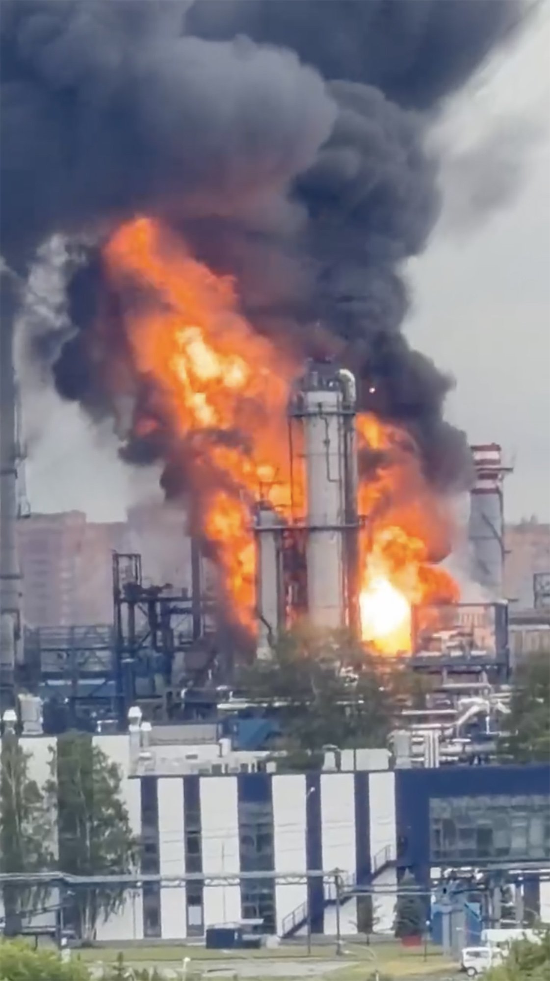 Oil refinery taken out in Putin’s back yard after Ukraine launches ...