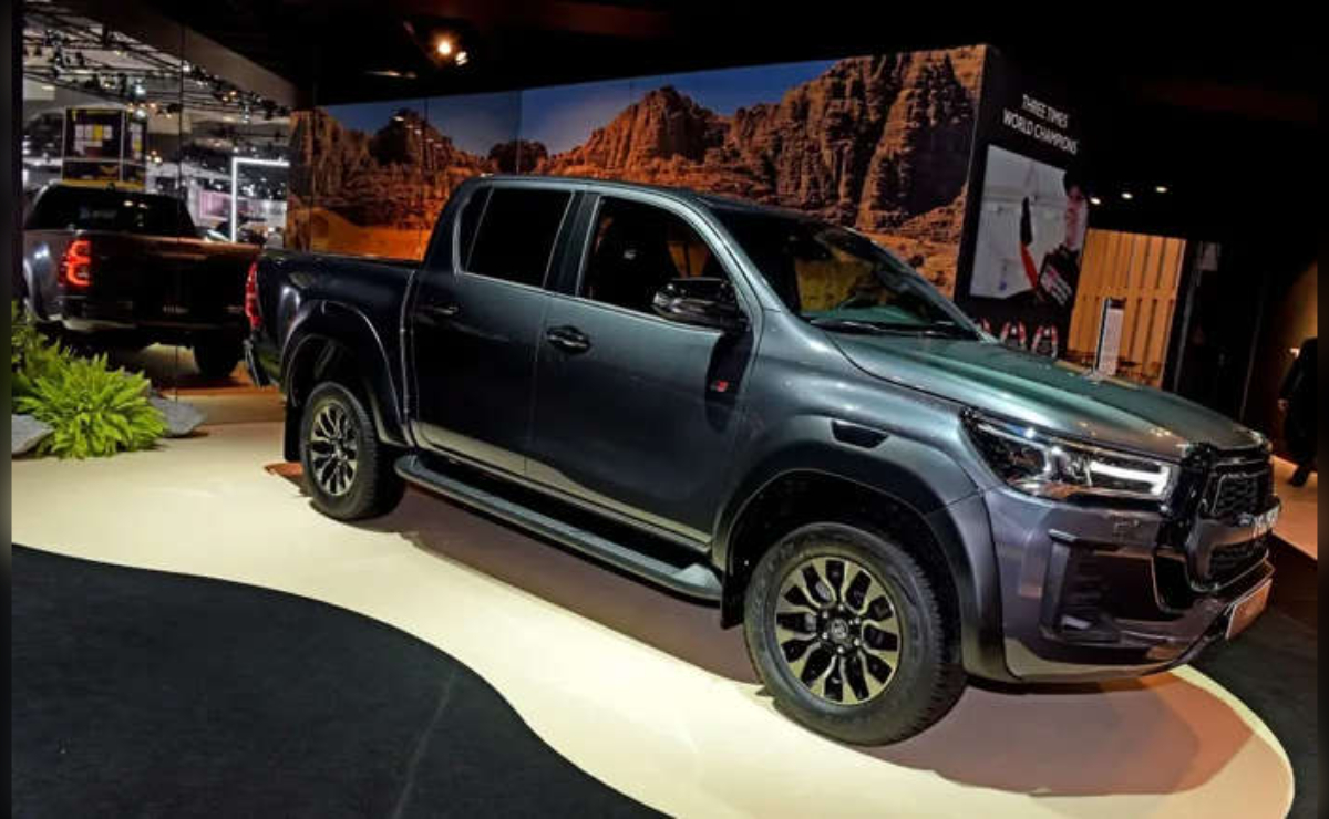 Toyota lanza la primera Hilux eléctrica de su historia: llega con ...