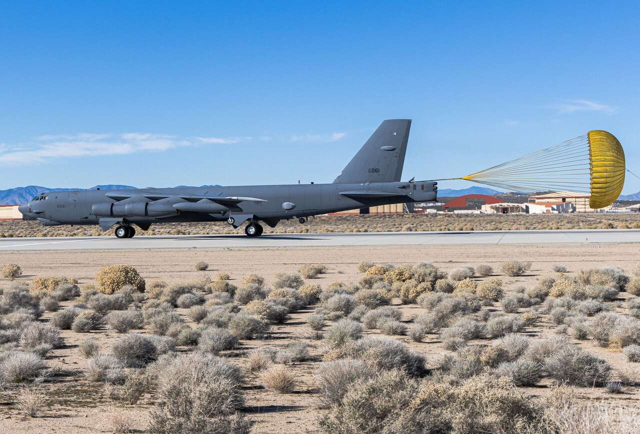 'We lost eight great Americans': B-52 crash kills crew at Edwards Air ...