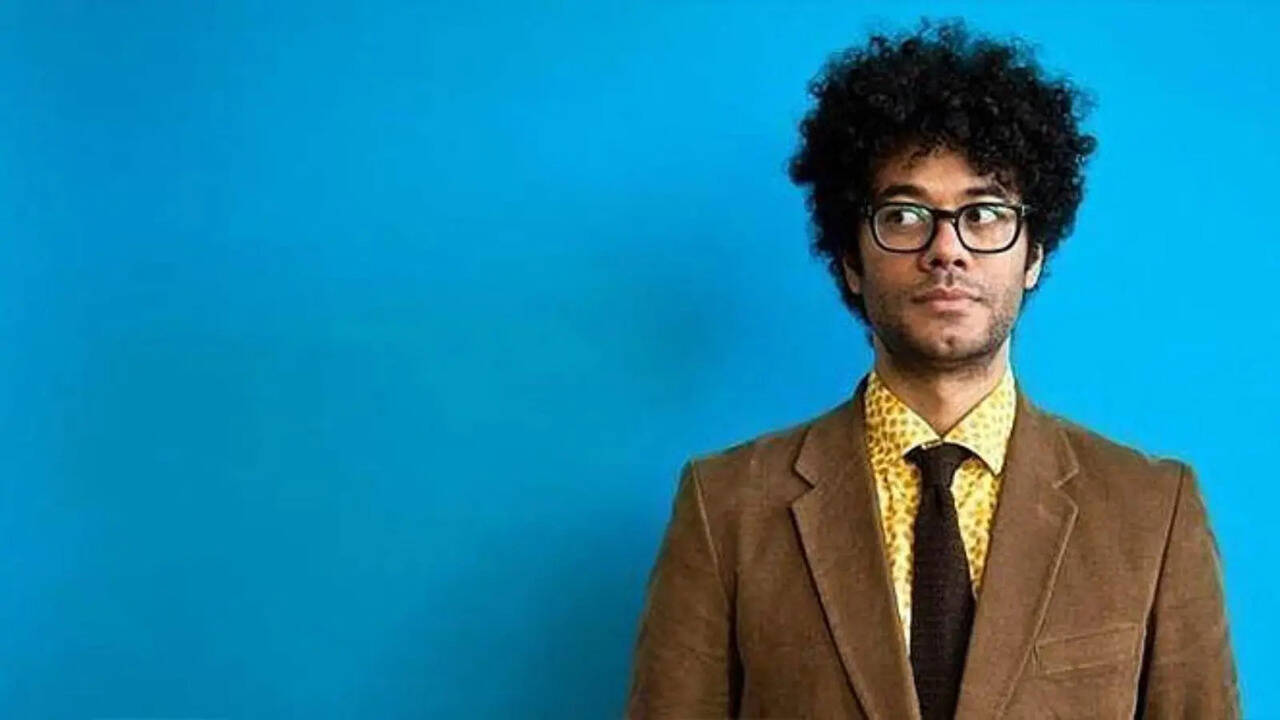 Richard Ayoade was present but unharmed in a dramatic car accident in ...