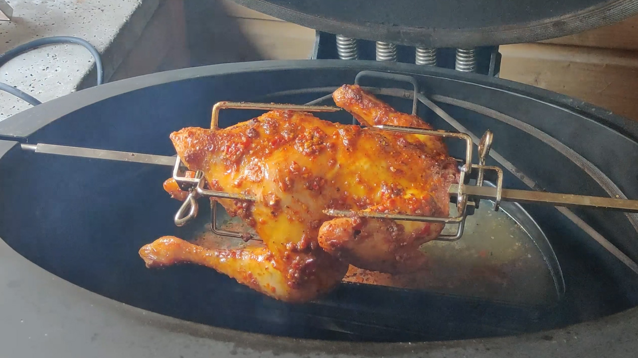 Hoe maak je de ultieme piri piri kip aan het spit