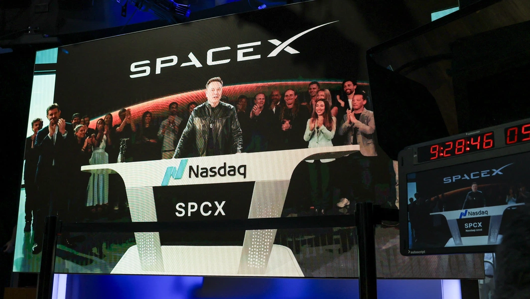Musk links future wealth to Moon and Mars factories