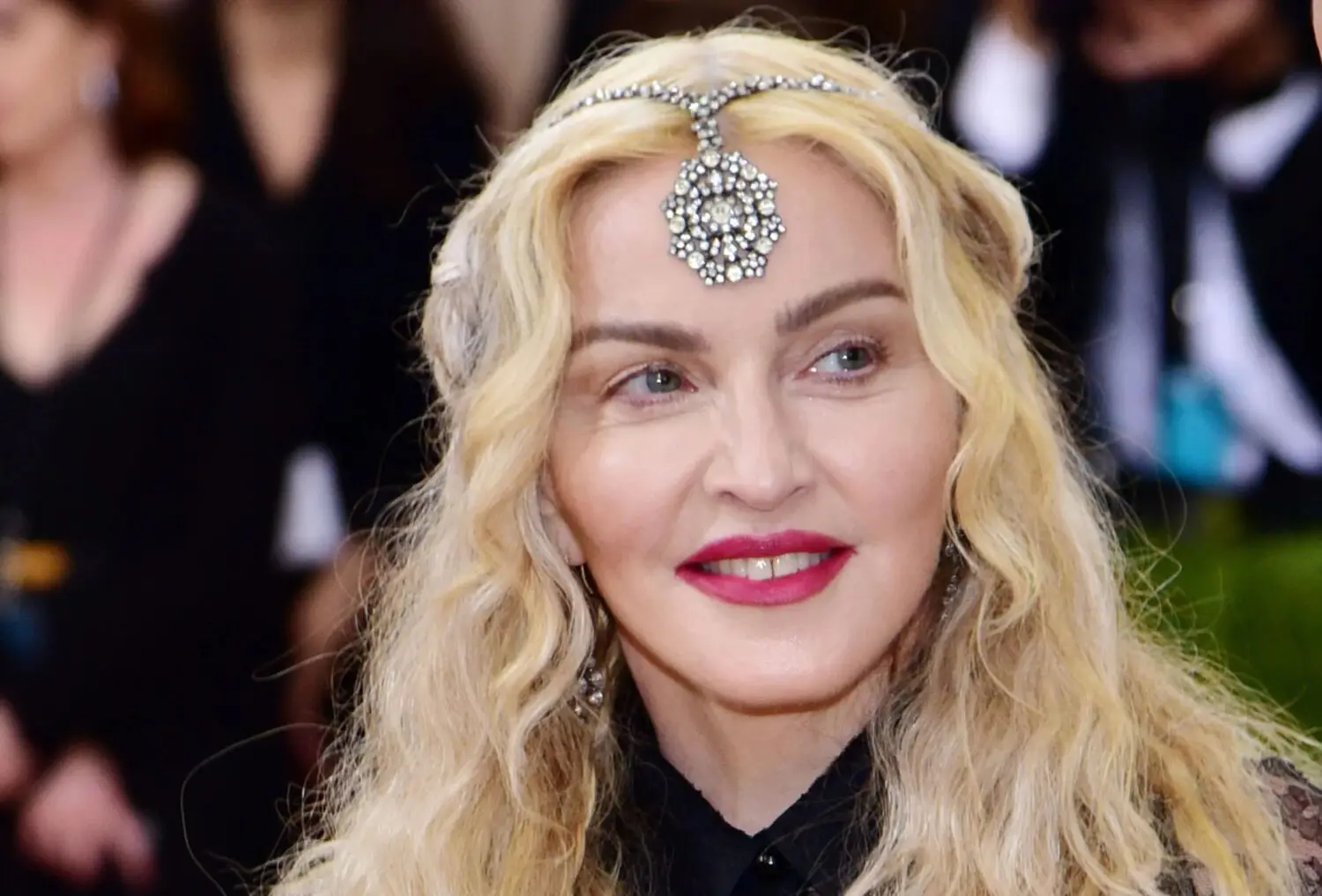 La reconciliación de Madonna y Charli XCX en París: del beef al Club ...