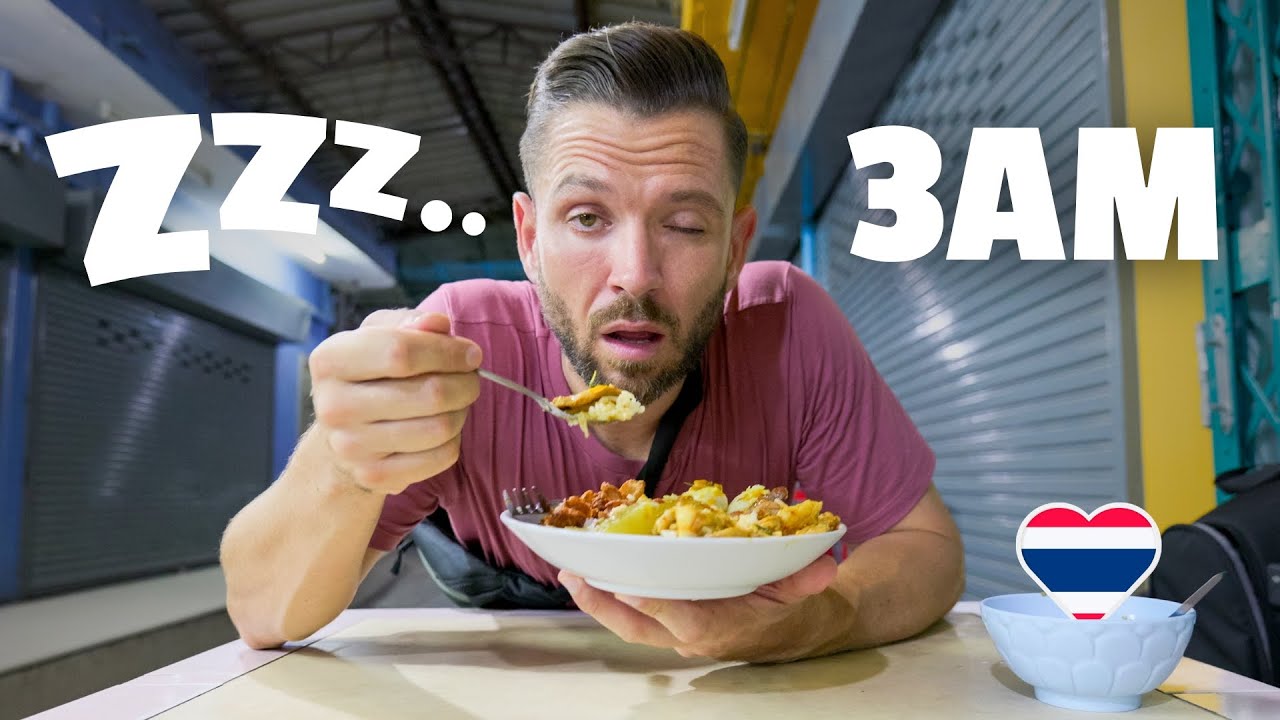 Late night street food in Bangkok back alleys